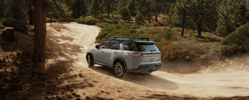 Nissan Pathfinder vs Toyota Highlander Specs | Avondale Nissan