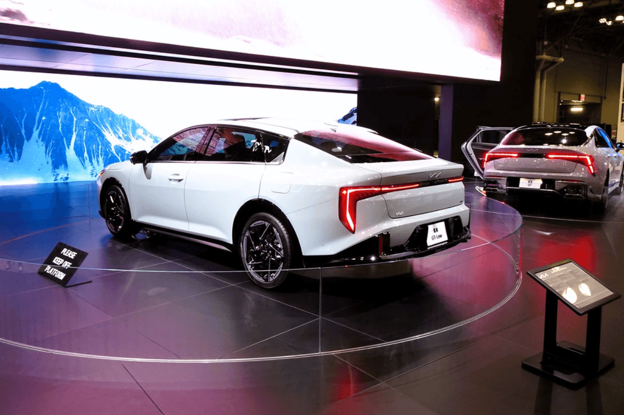 Understanding the 2025 Kia K4 vs. K5 Comparison | Pride Kia of Lynn